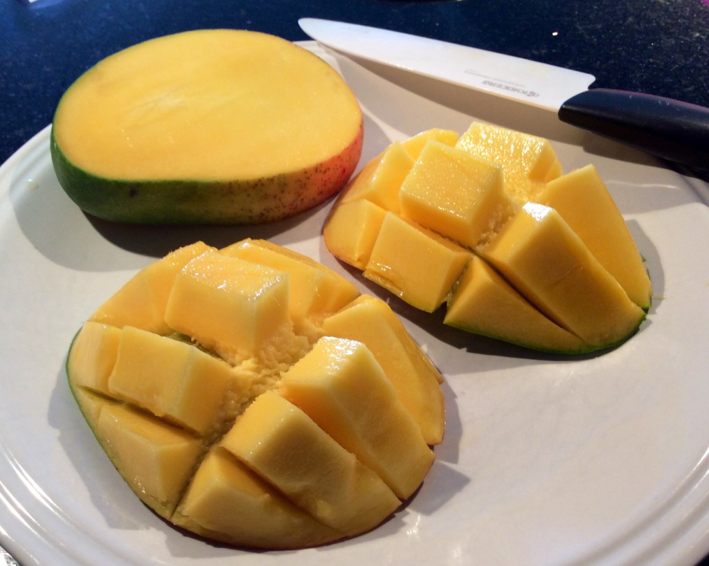 How To Prepare a Mango – TRAVELLING BANANA